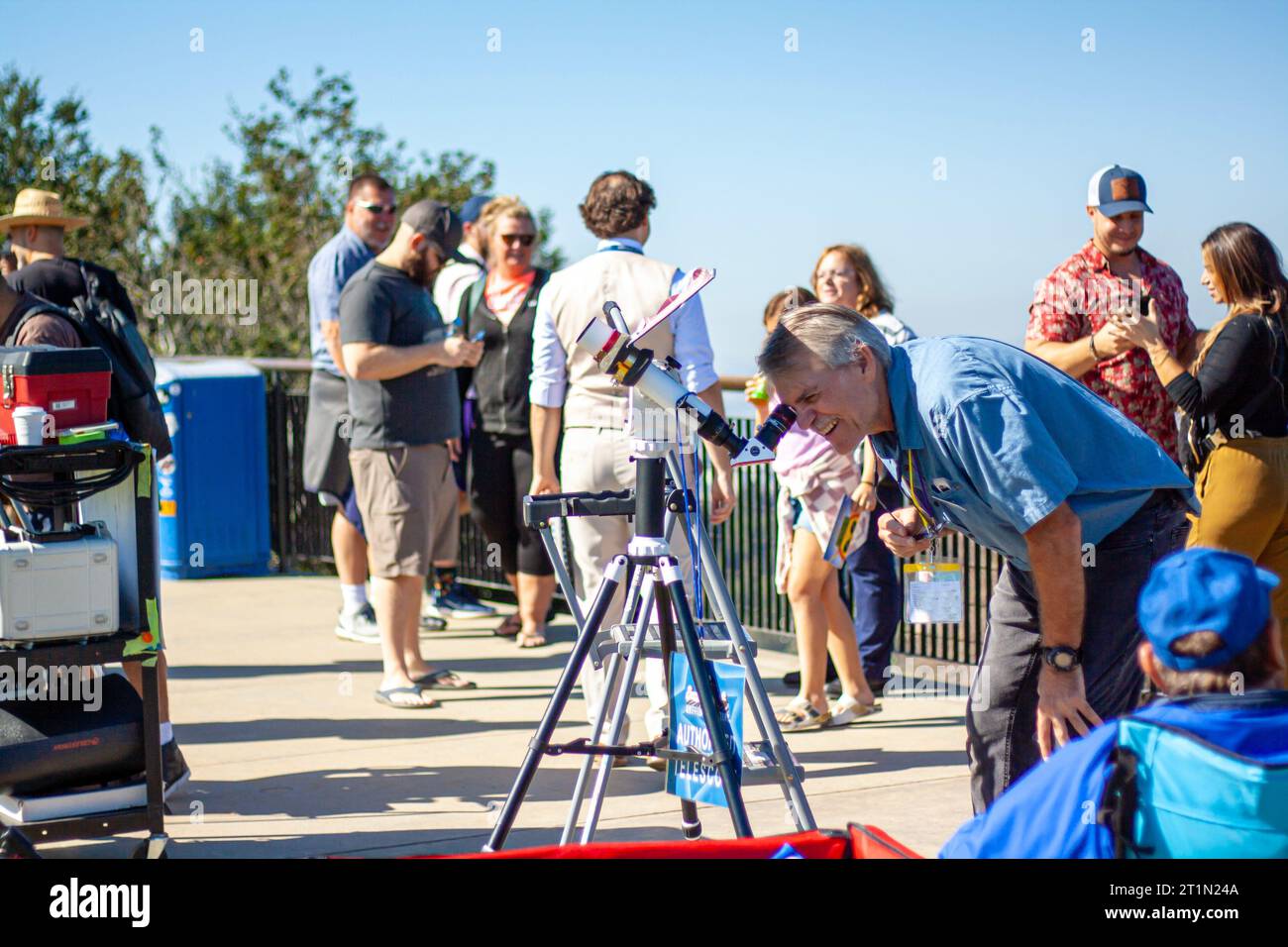 Watching the solar eclipse at Griffith Observatory Stock Photo - Alamy