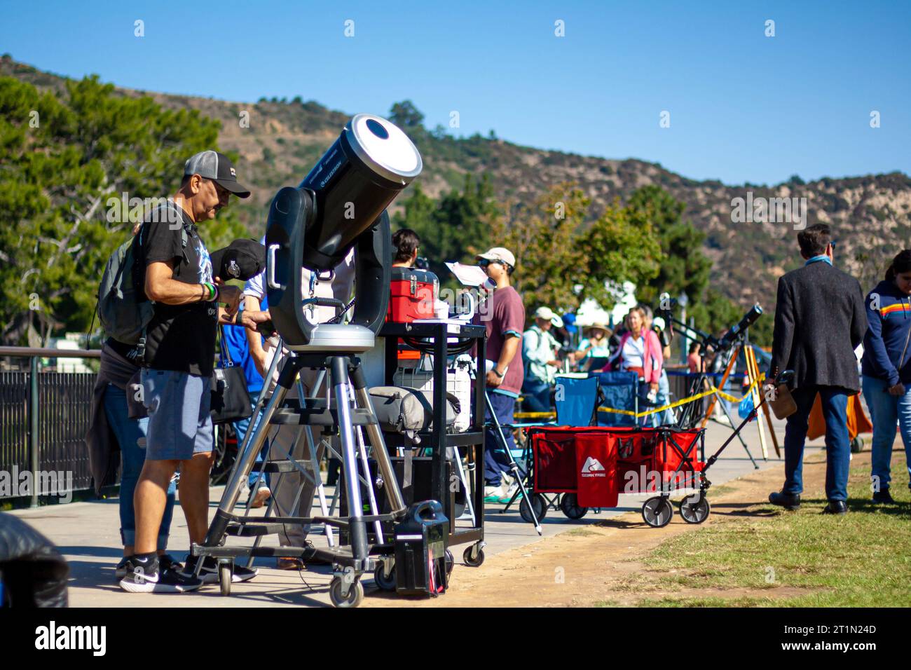 News science observatory hi-res stock photography and images - Alamy