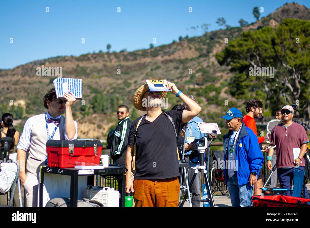 Watching the solar eclipse at Griffith Observatory Stock Photo - Alamy