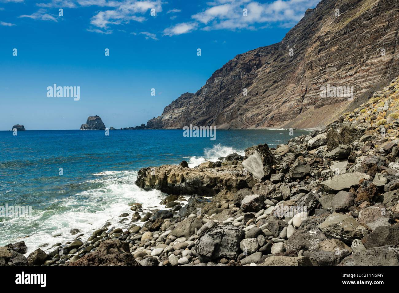 El hierro roques de salmor hi-res stock photography and images - Alamy