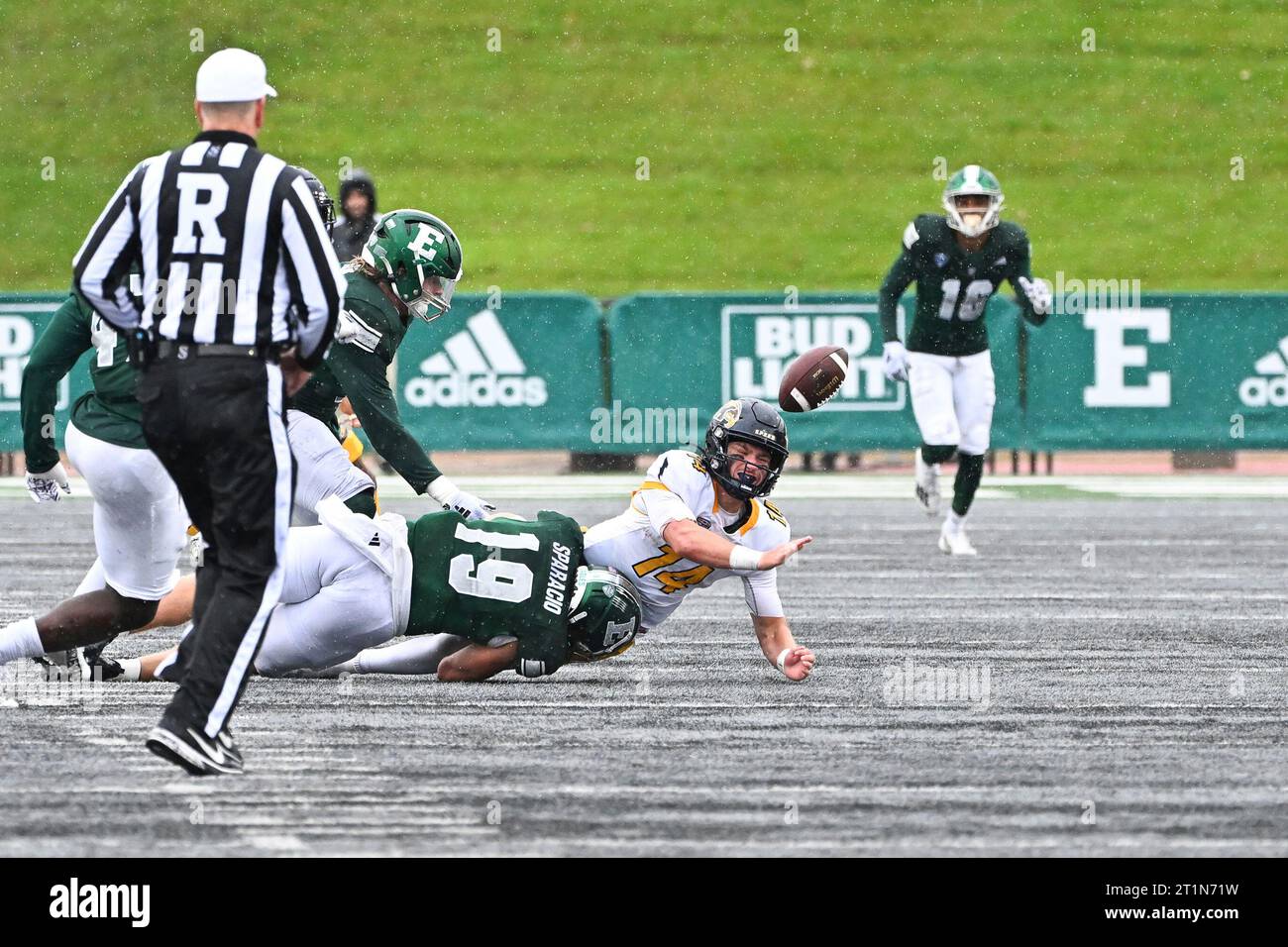 YPSILANTI, MI - OCTOBER 14:Kent State Golden Flashes quarterback Tommy ...