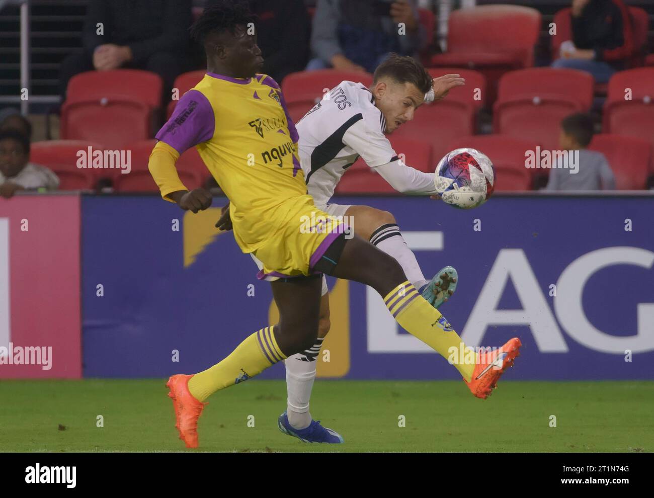 Ghanain soccer team hi-res stock photography and images - Alamy