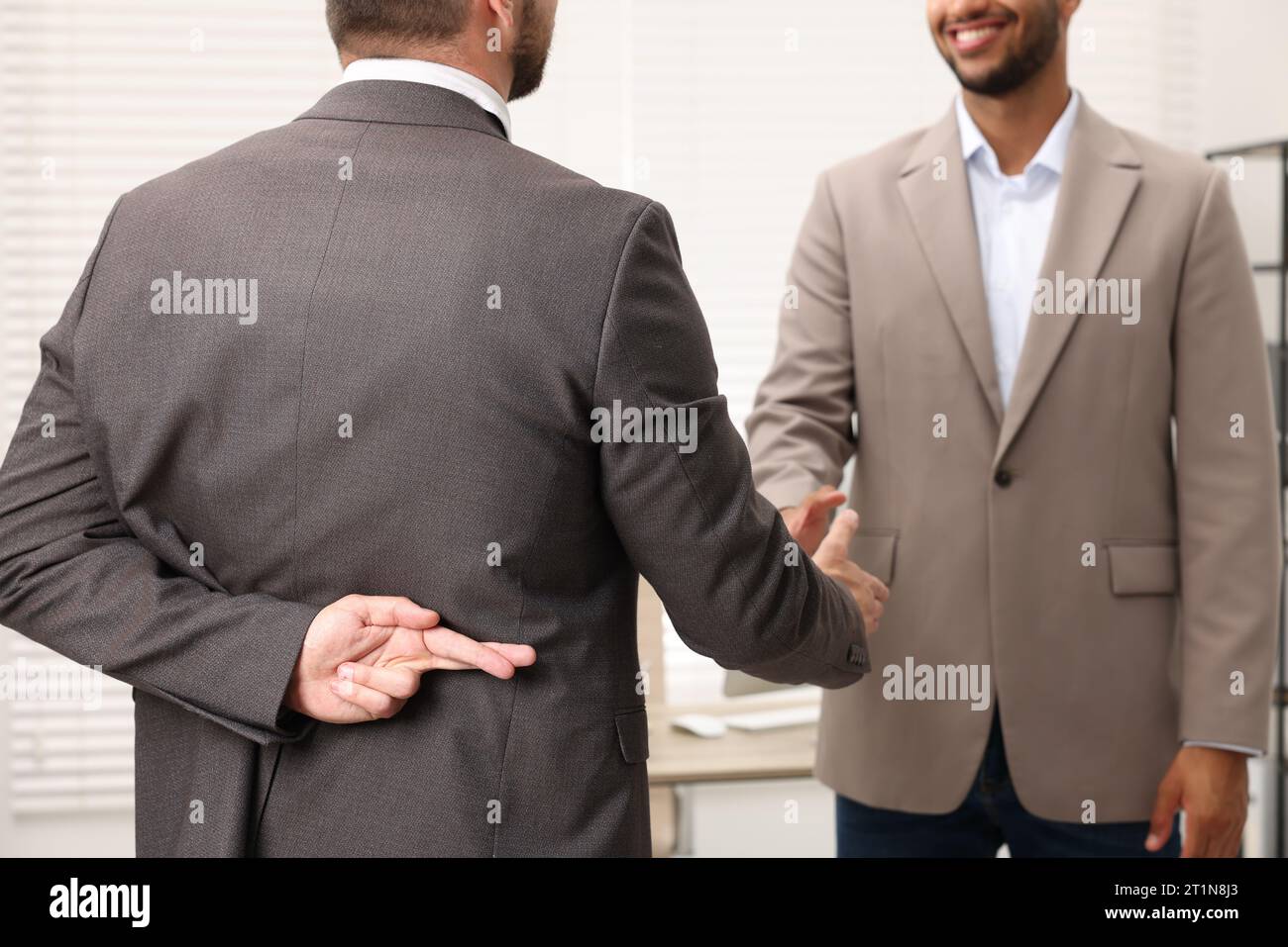 Employee shaking hands with boss hi-res stock photography and images ...