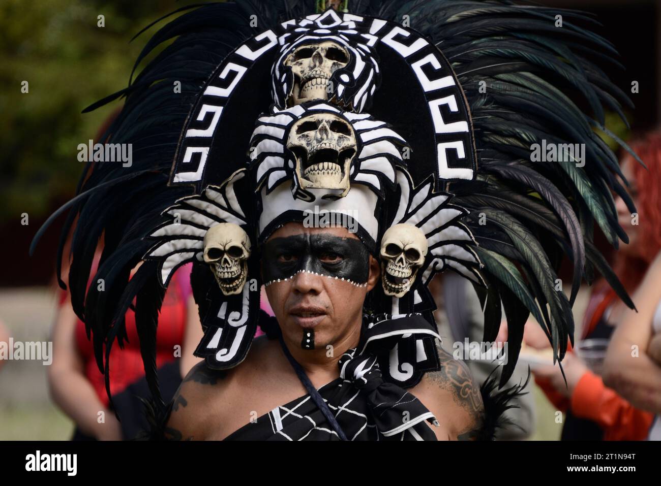 Mexico City, Mexico. 14th Oct, 2023. An Indigenous man with plume with ...