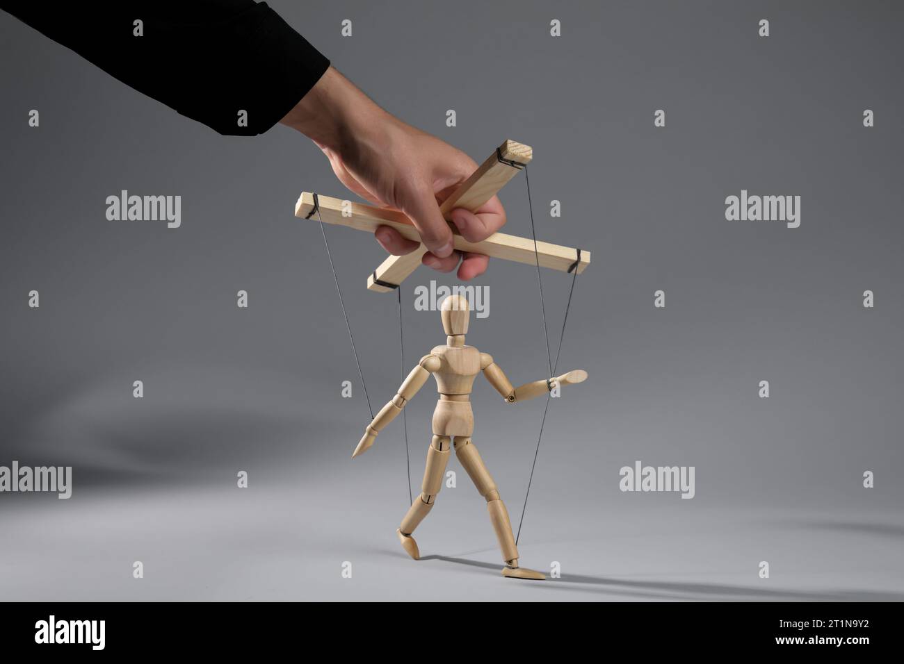 Puppet strings brain hi-res stock photography and images - Alamy