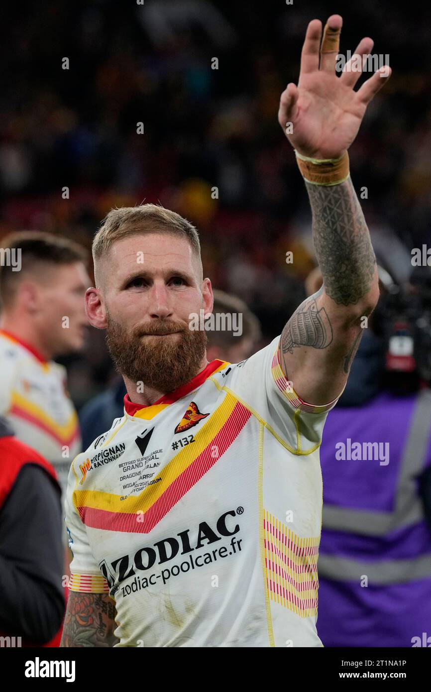 Sam Tomkins #29 of Catalans Dragons salutes the fans after playing his ...