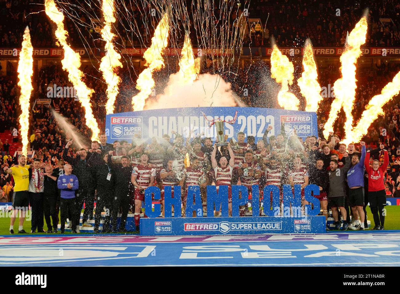 Wigan Warriors players lift the Super League Trophy after the Betfred ...