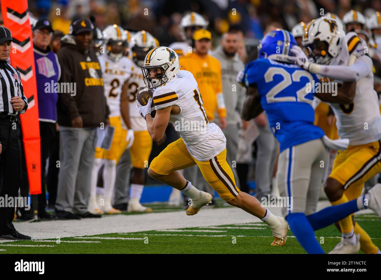 Wyoming wide receiver Wyatt Wieland (11) makes the catch for the first ...