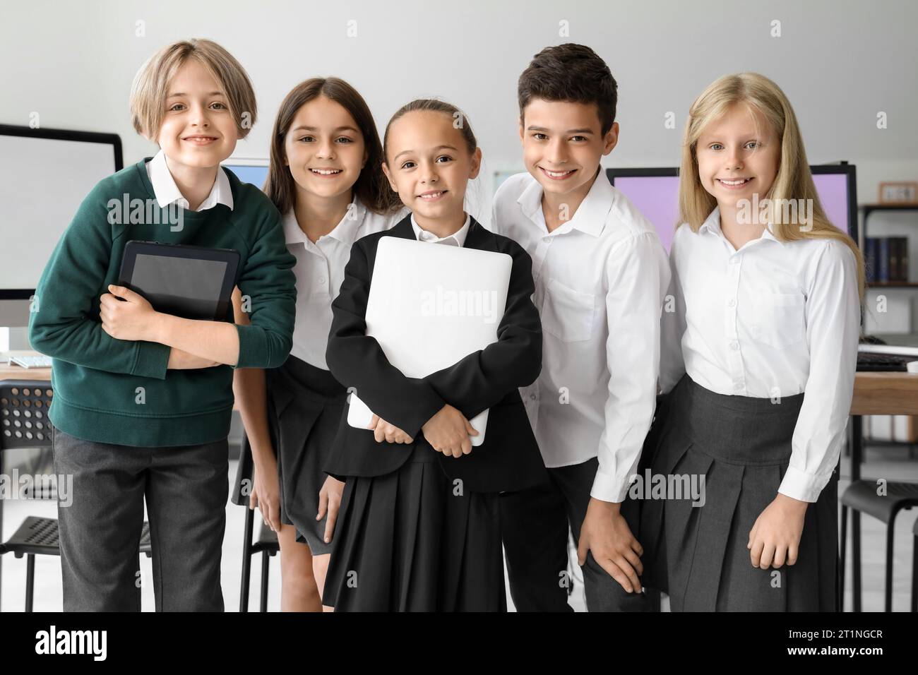 Little children at school computer lab Stock Photo - Alamy
