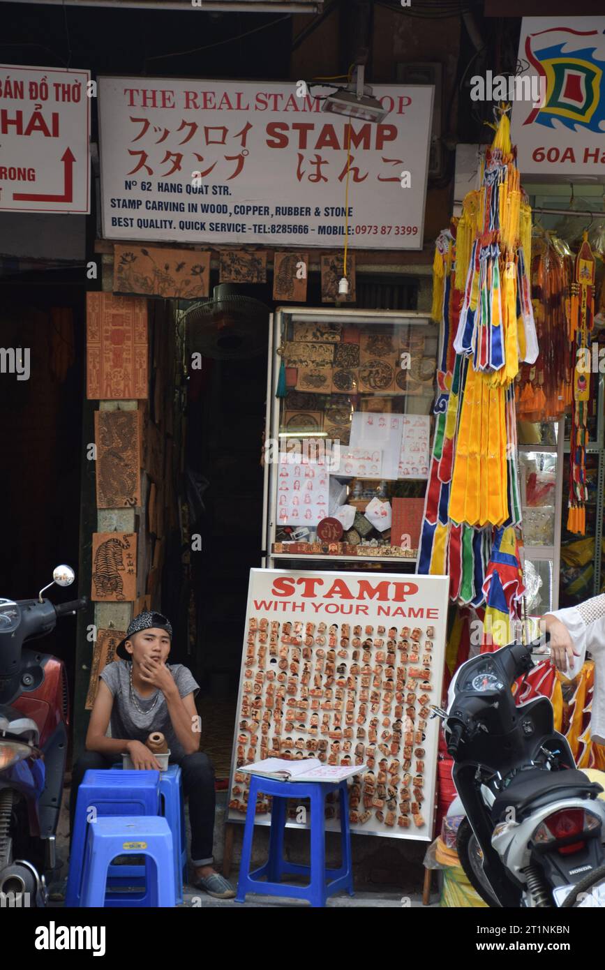 View of a shop front in the old quarter of Hanoi, Vietnam Stock Photo ...