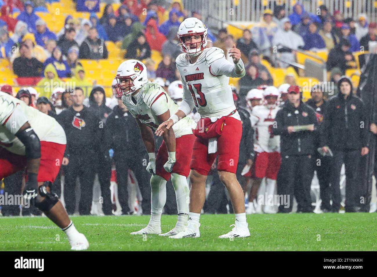 Pittsburgh, Pennsylvania, USA. 14th Oct, 2023. Louisville Cardinal ...