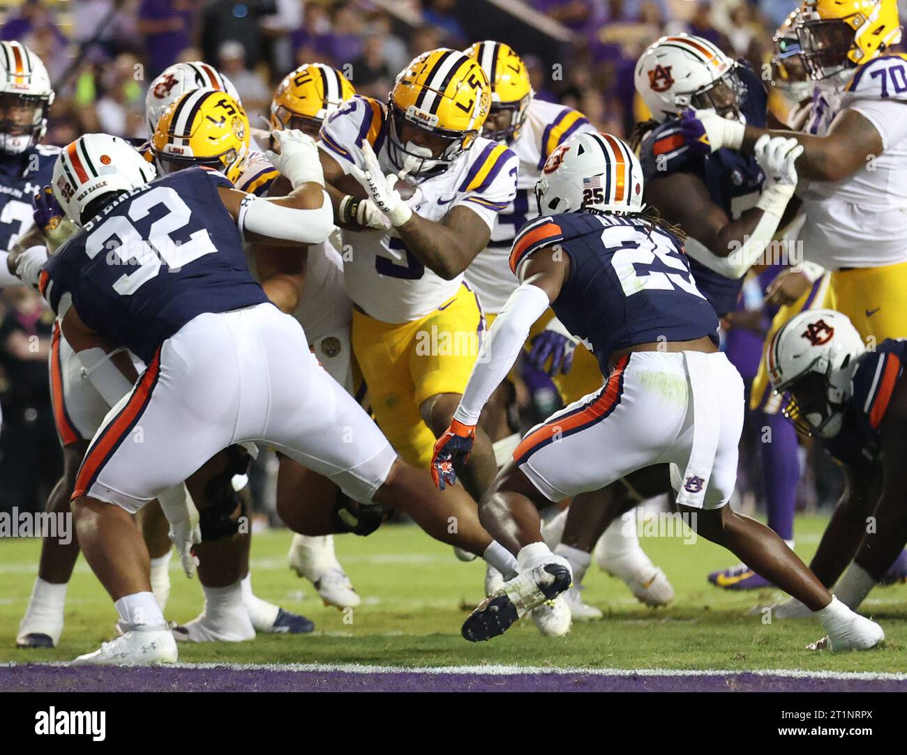 Baton Rouge, USA. 14th Oct, 2023. LSU Tigers running back Logan Diggs ...
