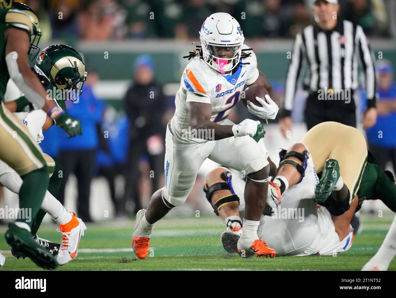 Boise State running back Ashton Jeanty (2) runs for a short gain in the ...