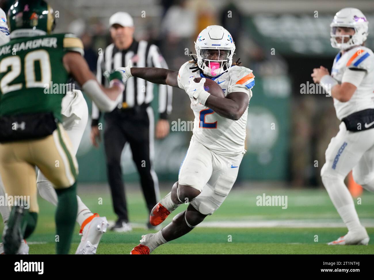 Boise State running back Ashton Jeanty runs for a short gain as ...