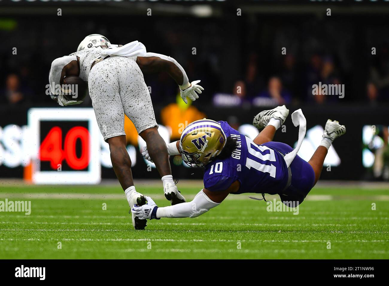 Seattle, WA, USA. 14th Oct, 2023. Washington Huskies linebacker Ralen ...