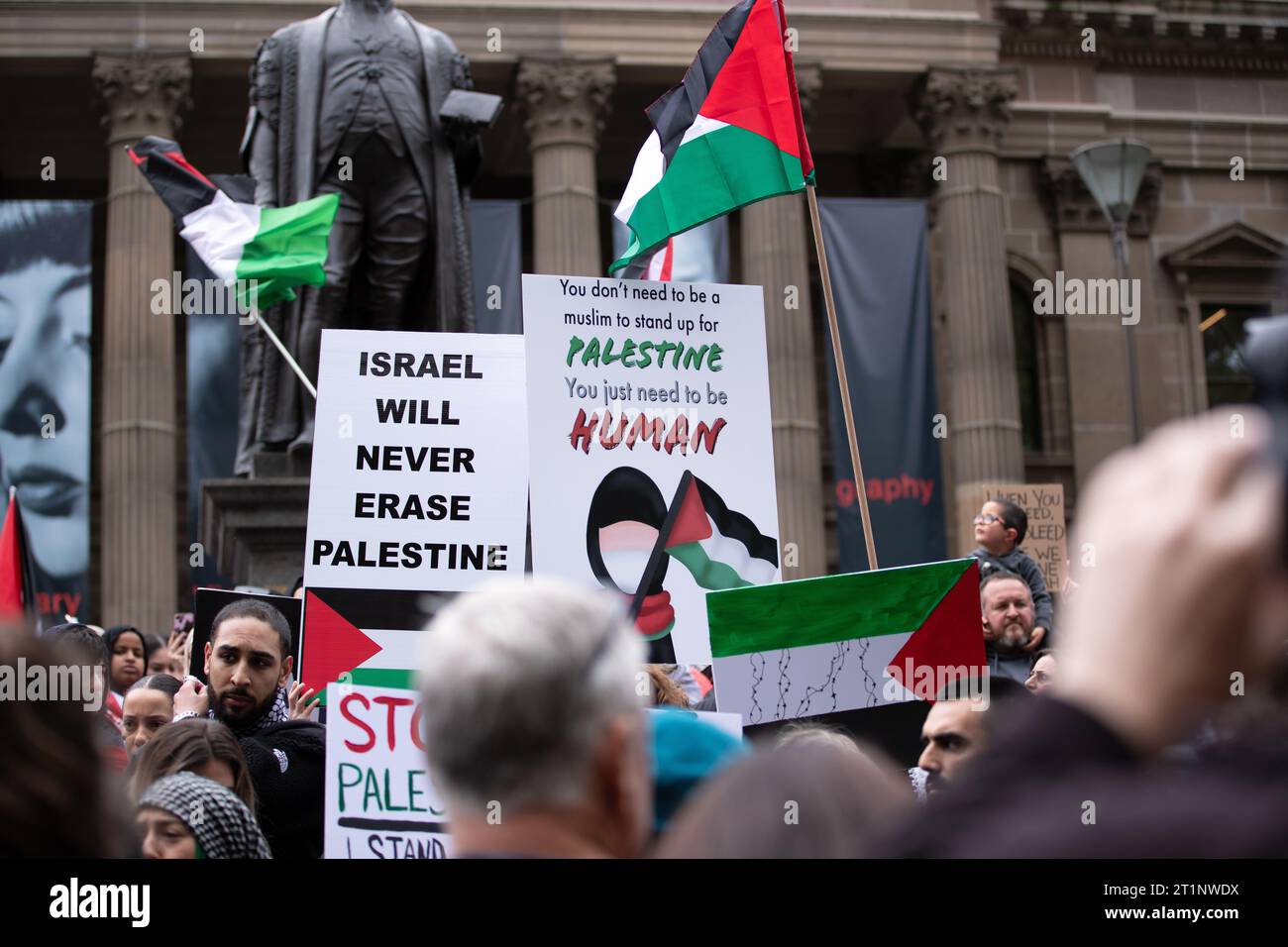 Melbourne, Australia, 15 October, 2023. Palestinian flags and anti ...