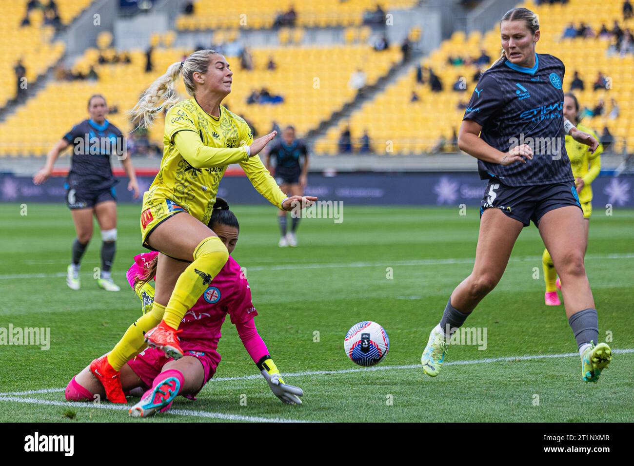 Wellington, New Zealand. Sunday 15th October 2023.Hailey Davidson (L ...