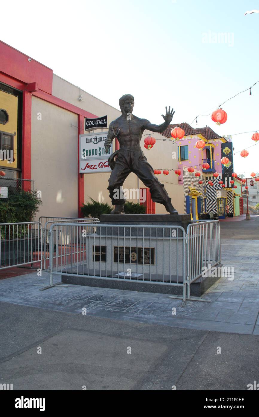 Bruce Lee Statue Chinatown Plaza Downtown Los Angeles, CA Stock Photo ...