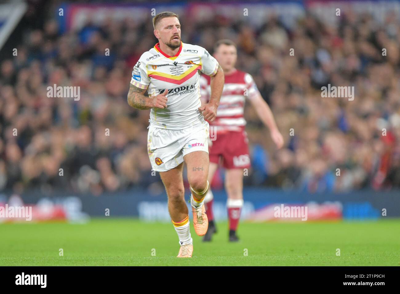 Michael McIlorum #9 of Catalans Dragons during the Betfred Super League ...