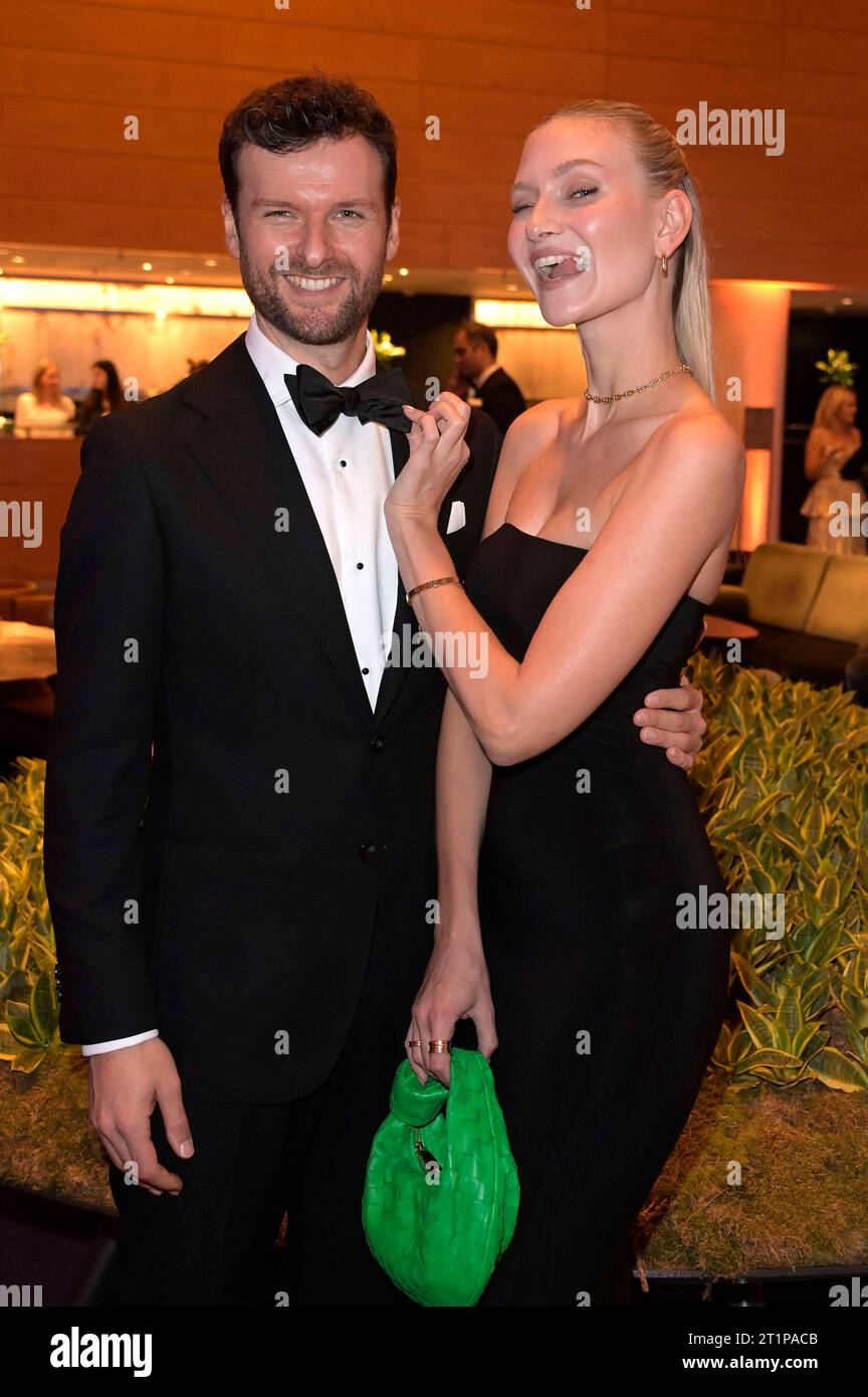 Daniel Grunenberg und Carolin Niemczyk von Glasperlenspiel bei der 12. Laughing Hearts Charity ...