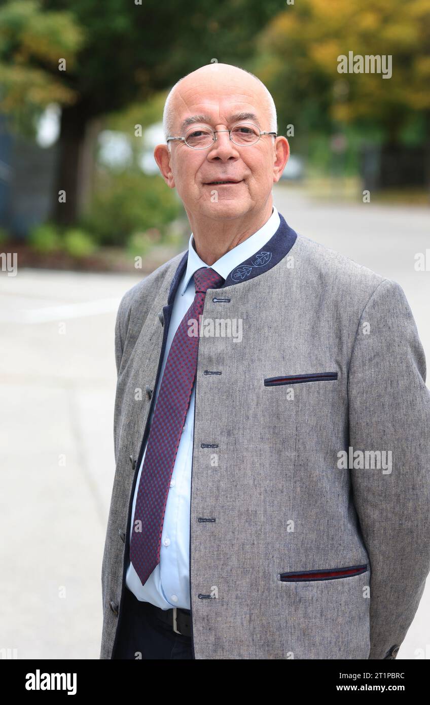 Munich, Germany. 14th Oct, 2023. Alexander Duda as police director Gert ...
