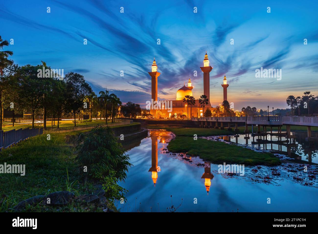 The Tengku Ampuan Jemaah Mosque is located in Bukit Jelutong, Shah Alam ...