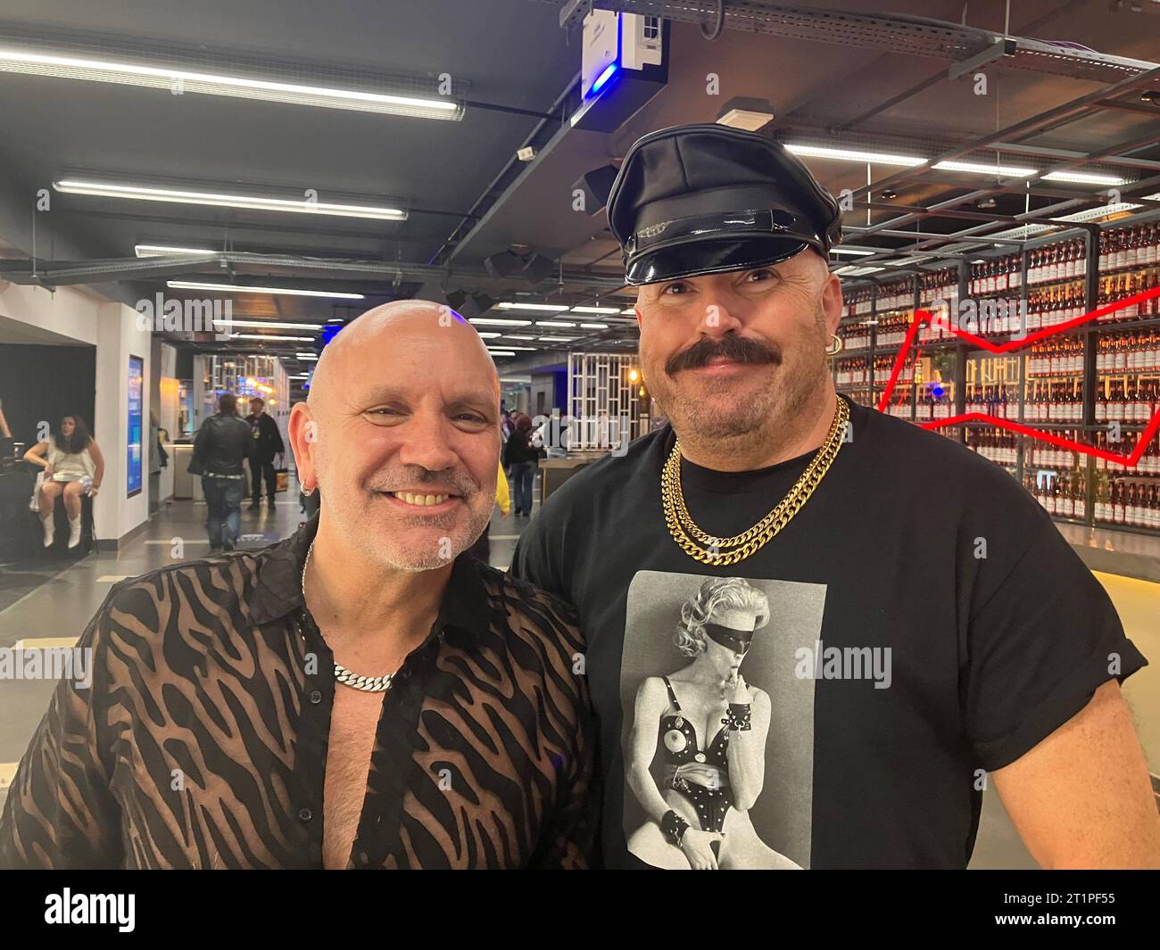 London, UK. 14th Oct, 2023. Ian Champkins (57, l) and Dean Mutton (46 ...