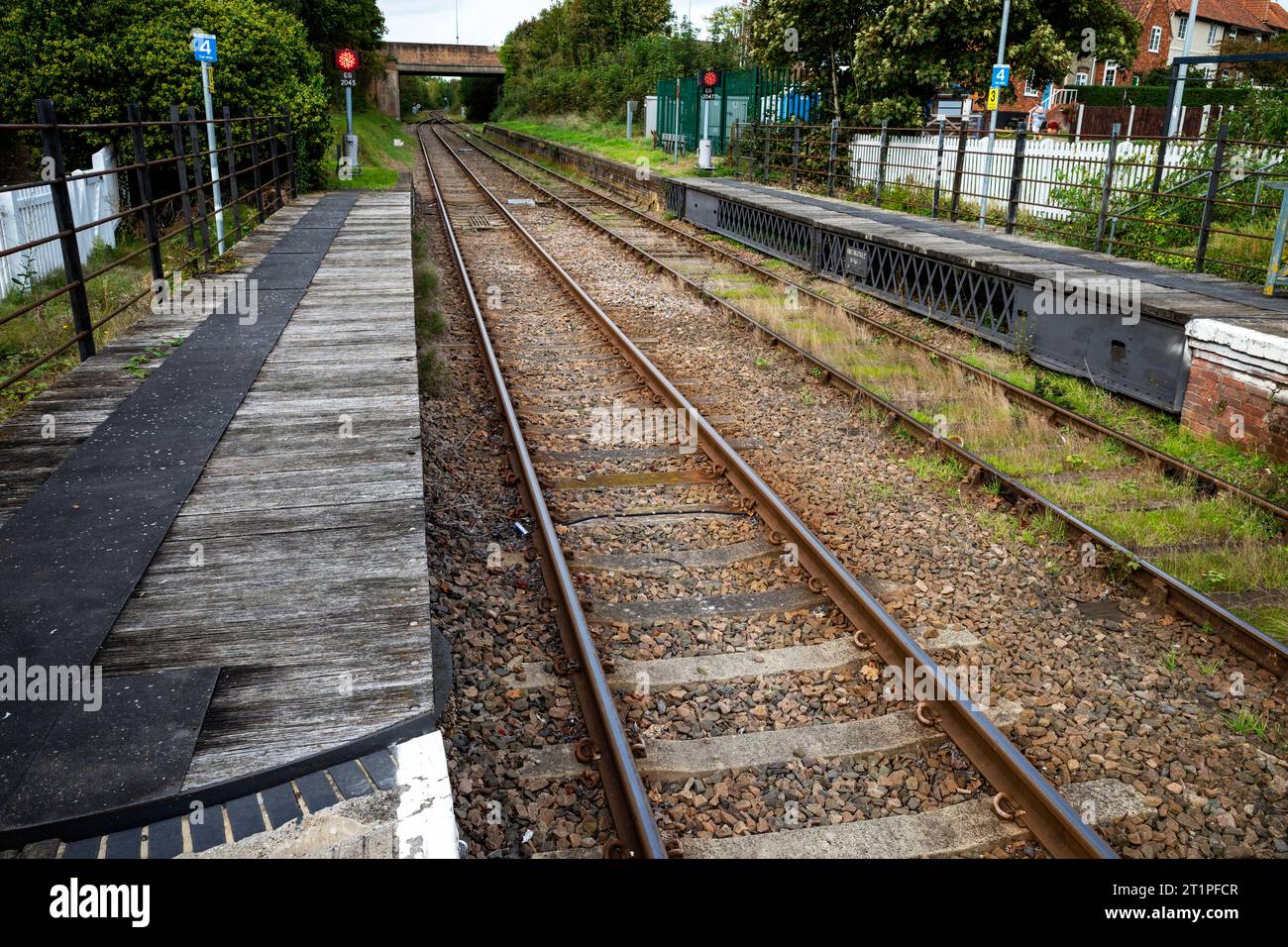 Disused railway track level crossing hi-res stock photography and ...