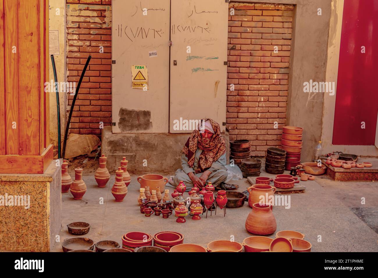 Aswan Egypt Dez 2022 Pottery street stall in Egypt Egyptian street ...