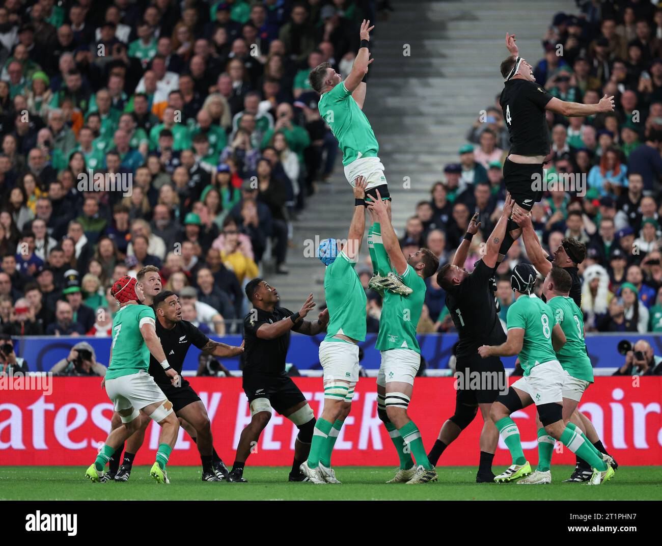 Rugby lineout hi-res stock photography and images - Alamy