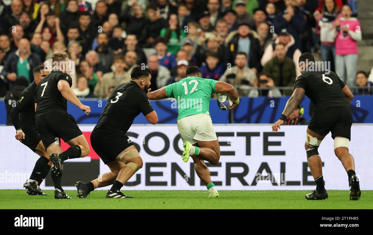 Paris, France. 15th Oct, 2023. BUNDEE AKI of Team Ireland (12) scores ...
