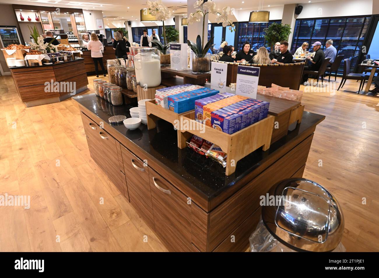 People eating breakfast in a hotel in the UK Stock Photo - Alamy