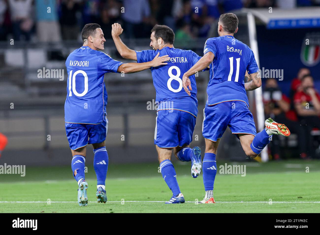 Italian's midfielder Giacomo Bonaventura celebrates after scoring a ...