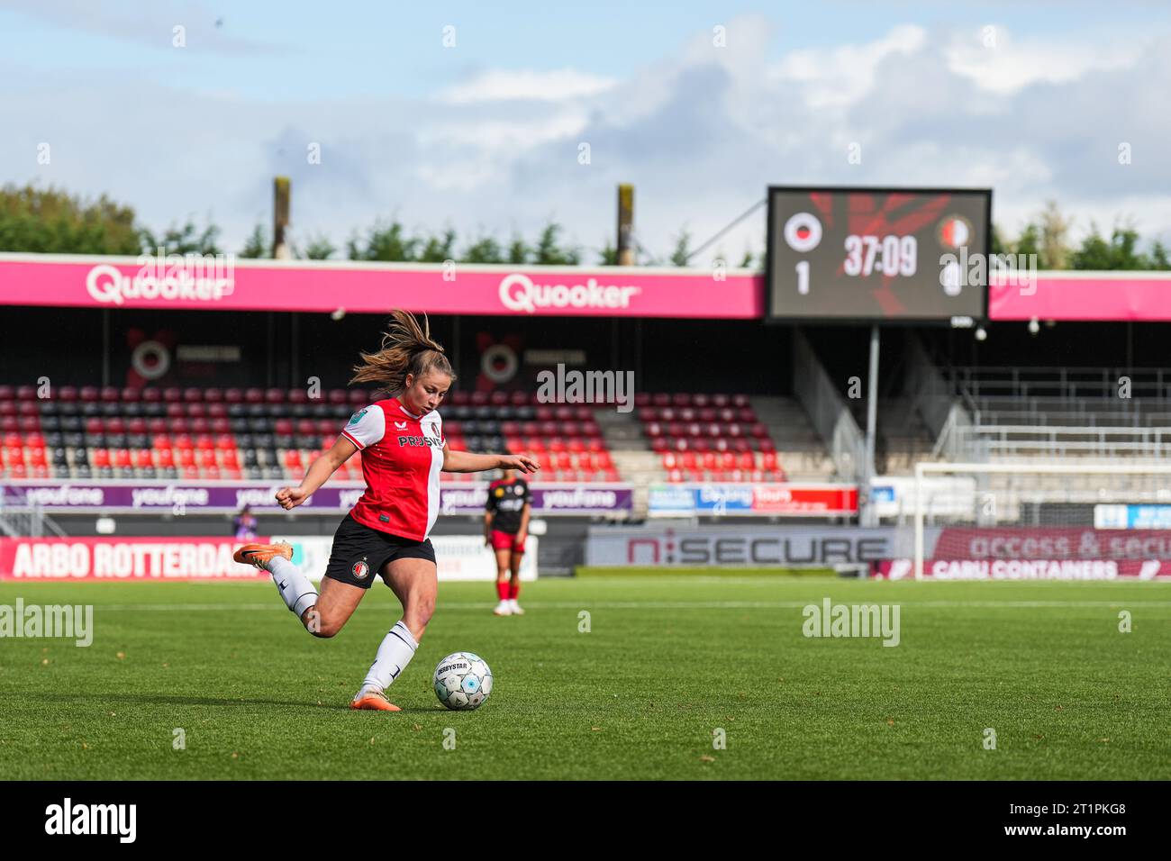 Rotterdam, Netherlands. 15th Oct, 2023. Rotterdam - Tess van Bentem of ...