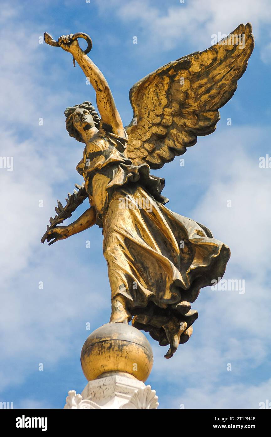 Winged victory statue rome hi-res stock photography and images - Alamy