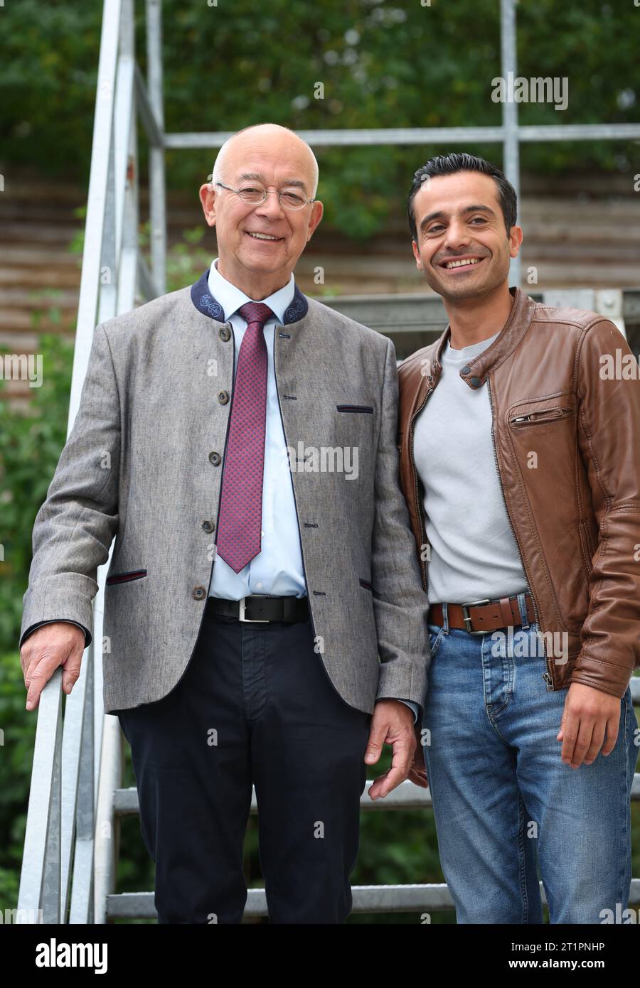 Munich, Germany. 14th Oct, 2023. Alexander Duda (l) and Baran Hevi ...