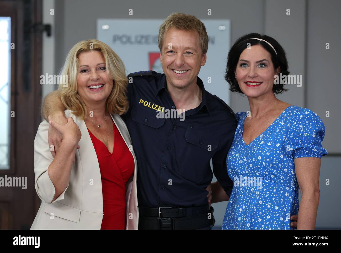 Munich, Germany. 14th Oct, 2023. Karin Thaler (l-r), Max Müller and ...