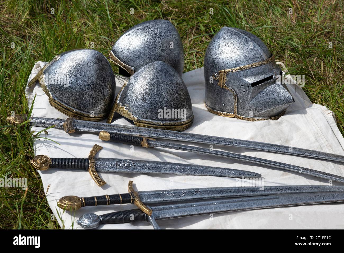 Medieval weapons hi-res stock photography and images - Alamy