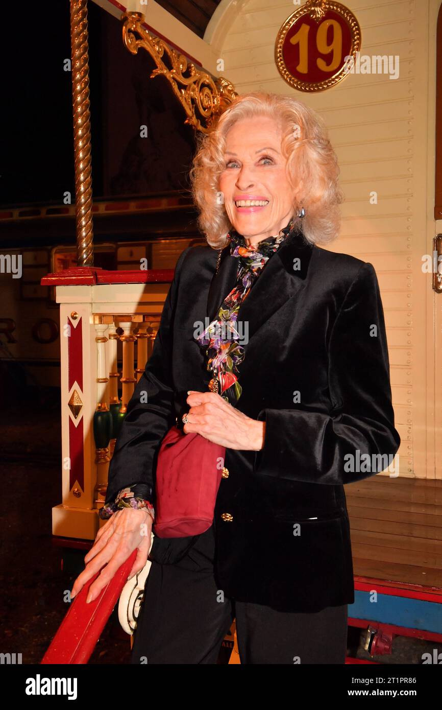 Bibi Johns/Premiere/Circus Roncalli - All for All for All/Werksviertel ...