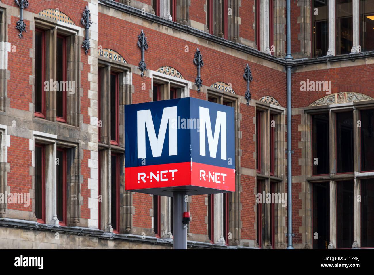 Central metro hi-res stock photography and images - Alamy