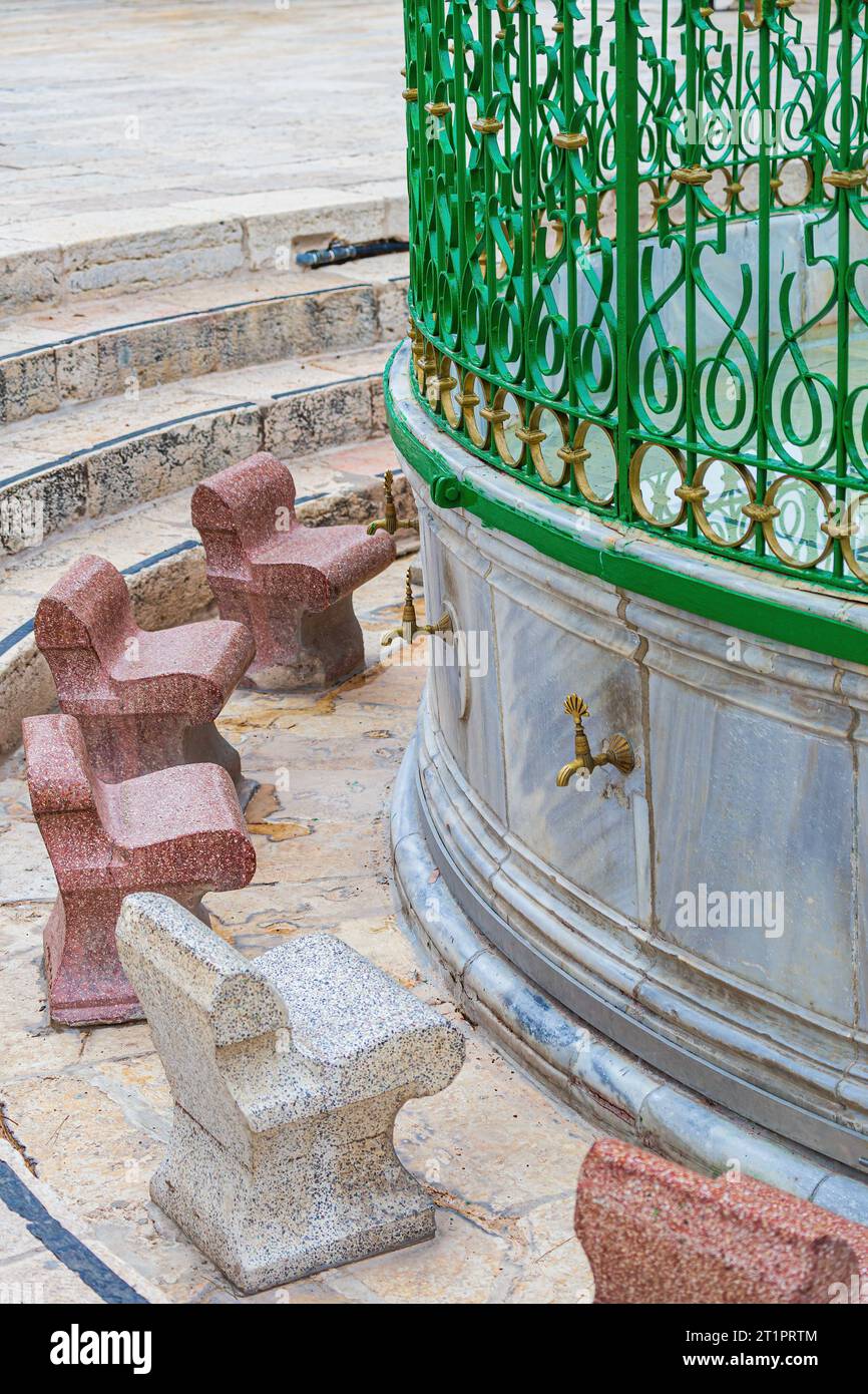 The Al-Kas ablution fountain on the Temple Mount in Jerusalem Stock ...