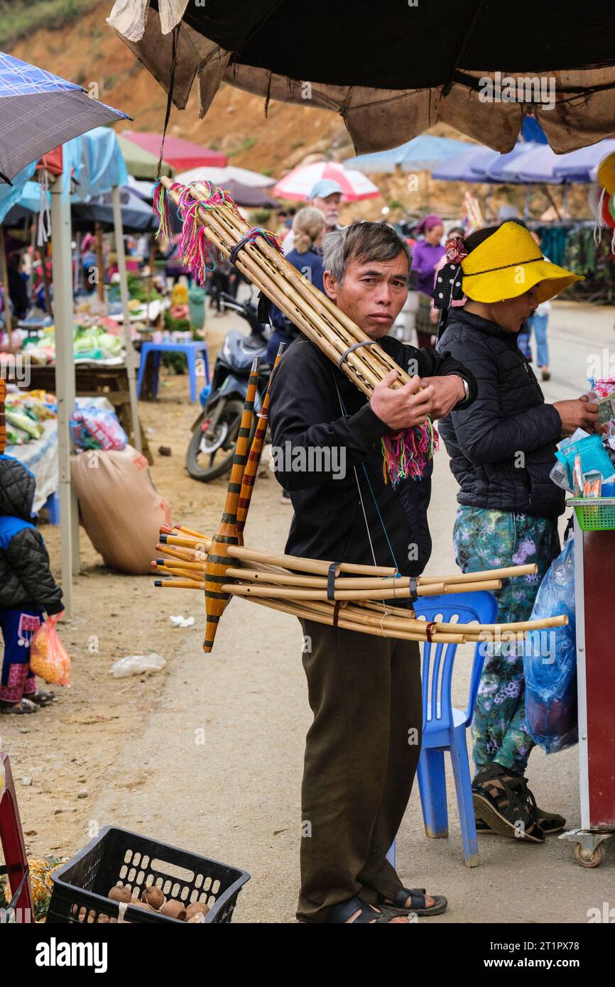 Wind instruments hi-res stock photography and images - Alamy