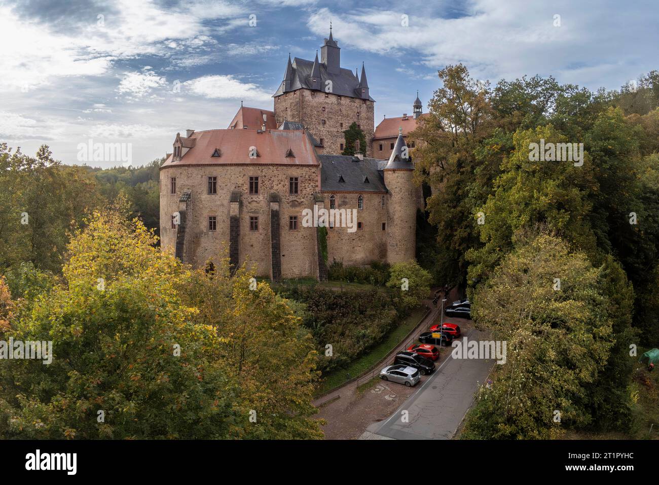 Die Burg Kriebstein ist eine im 14. Jahrhundert entstandene Burg in der gleichnamigen Gemeinde ...