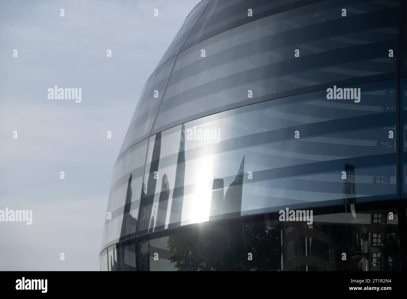 Singapore - 20 October 2022: Apple Marina Bay Sands with a view of ...