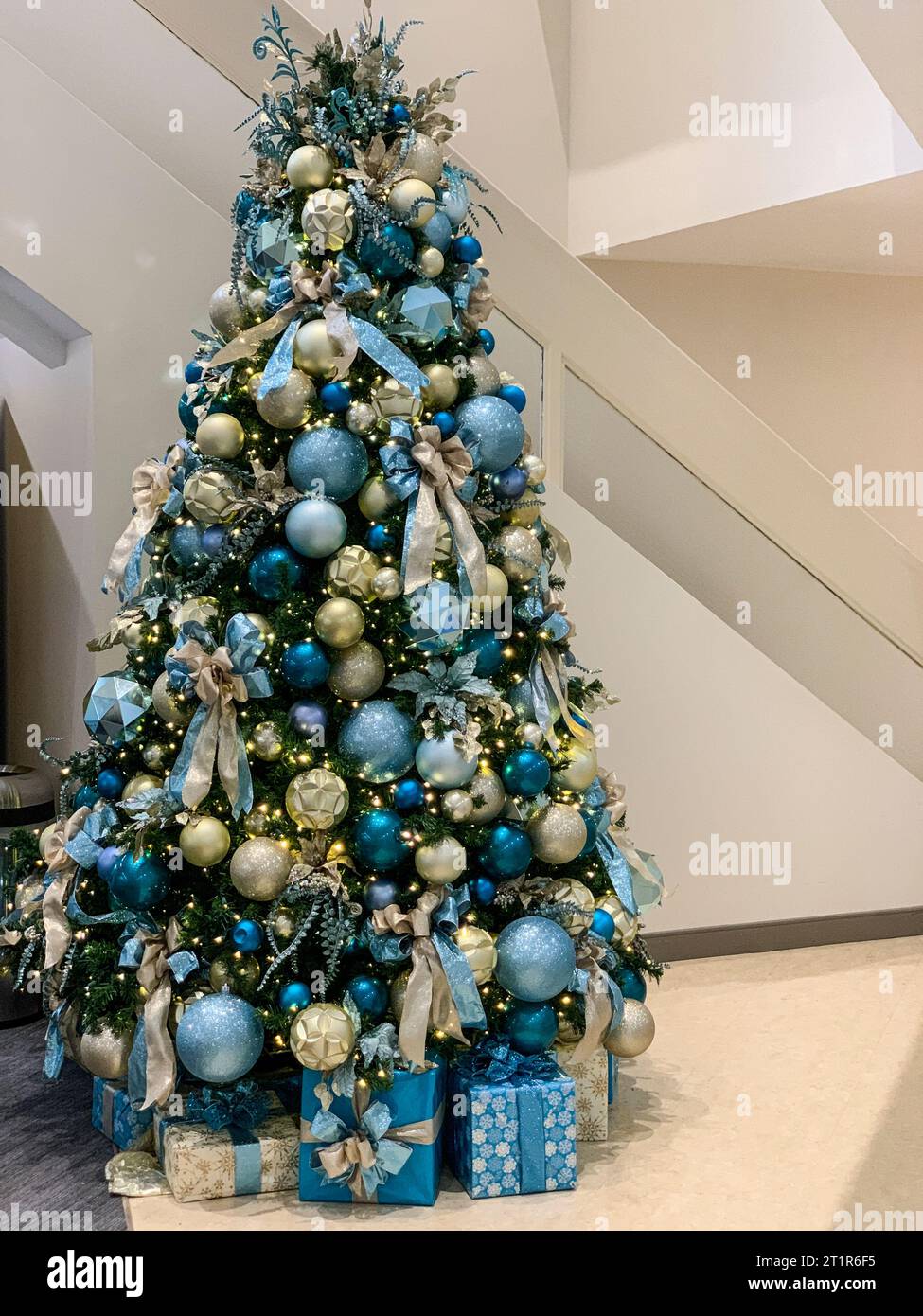 Christmas Tree Decorations, Alexandria, Virginia, USA Stock Photo - Alamy