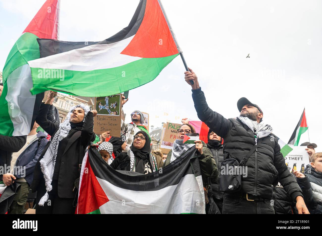 Pro palästinensische unterstützung hi-res stock photography and images ...