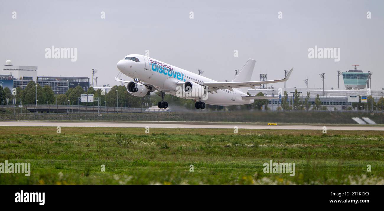 Lufthansa a320 im flug hi-res stock photography and images - Alamy