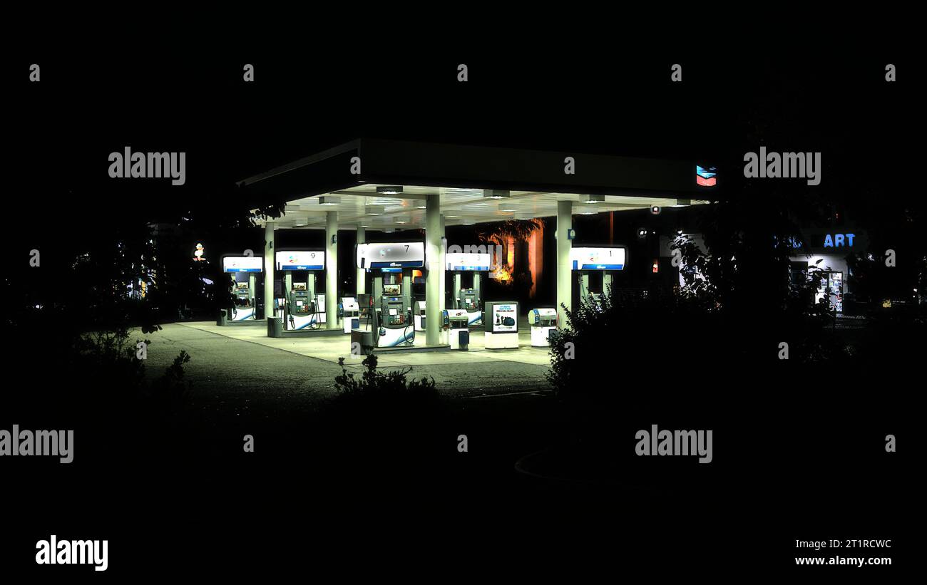 USA gas station by night Stock Photo - Alamy
