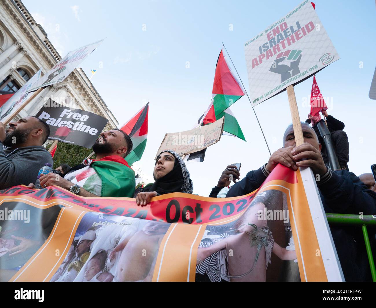 Pro-Palestinian marchers in London, UK, at the Palestine Solidarity ...