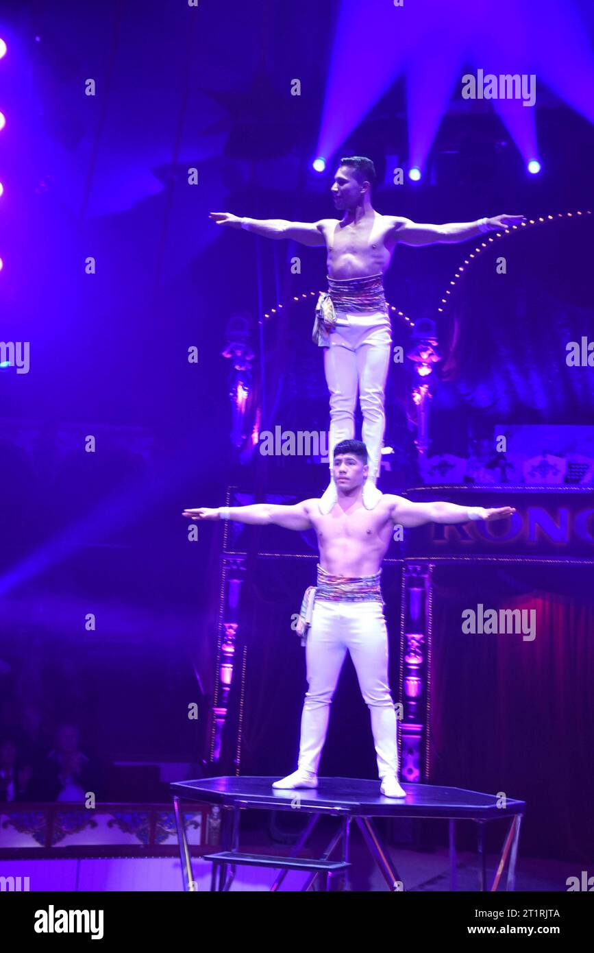 Hermanos Acero Akrobaten Muenchen 14.10.2023 Werksviertel Mitte Circus ...